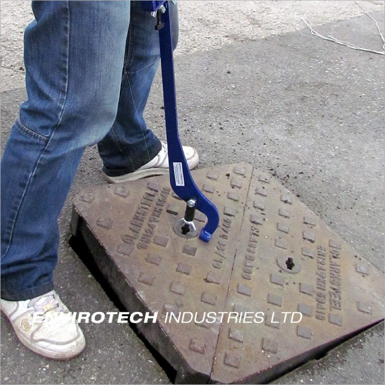 MANHOLE KEYS (WITH SAFETY COLLAR)